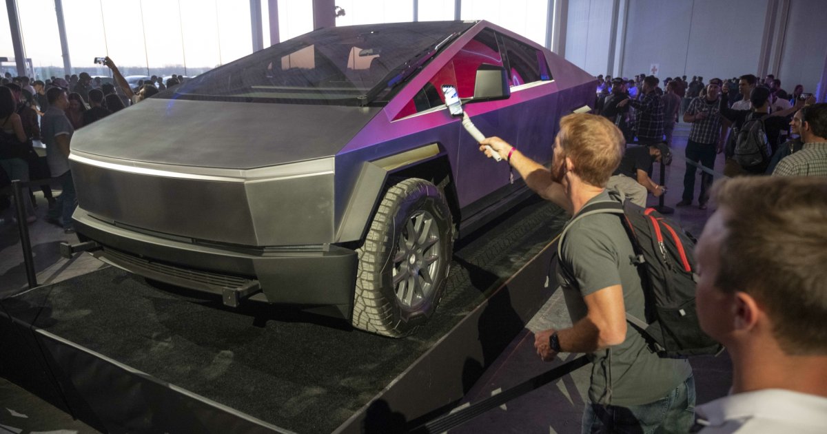 Cybertruck party. Tesla otevřela továrnu v texaském Austinu | Newstream