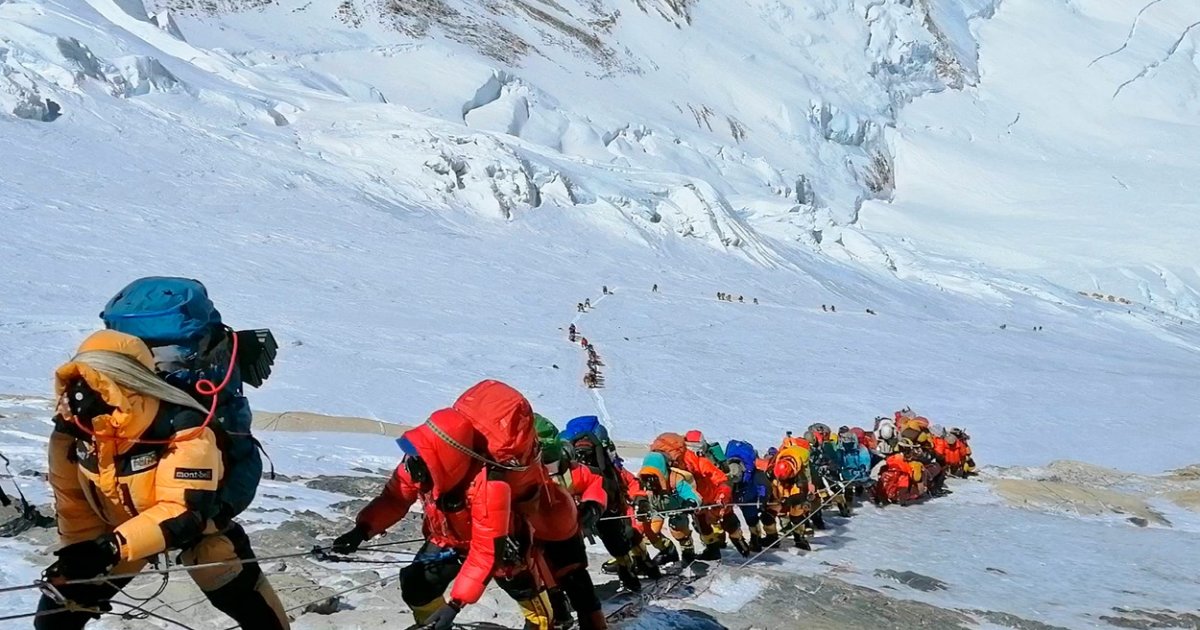 Mount Everest. Za 70 let se z pustiny stal Václavák | Newstream